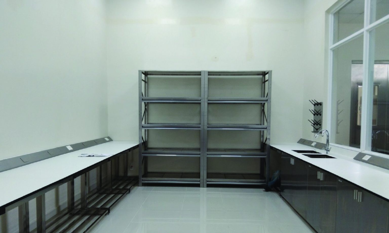 Cleanroom Furniture - LABone Scientific Co.Ltd.,